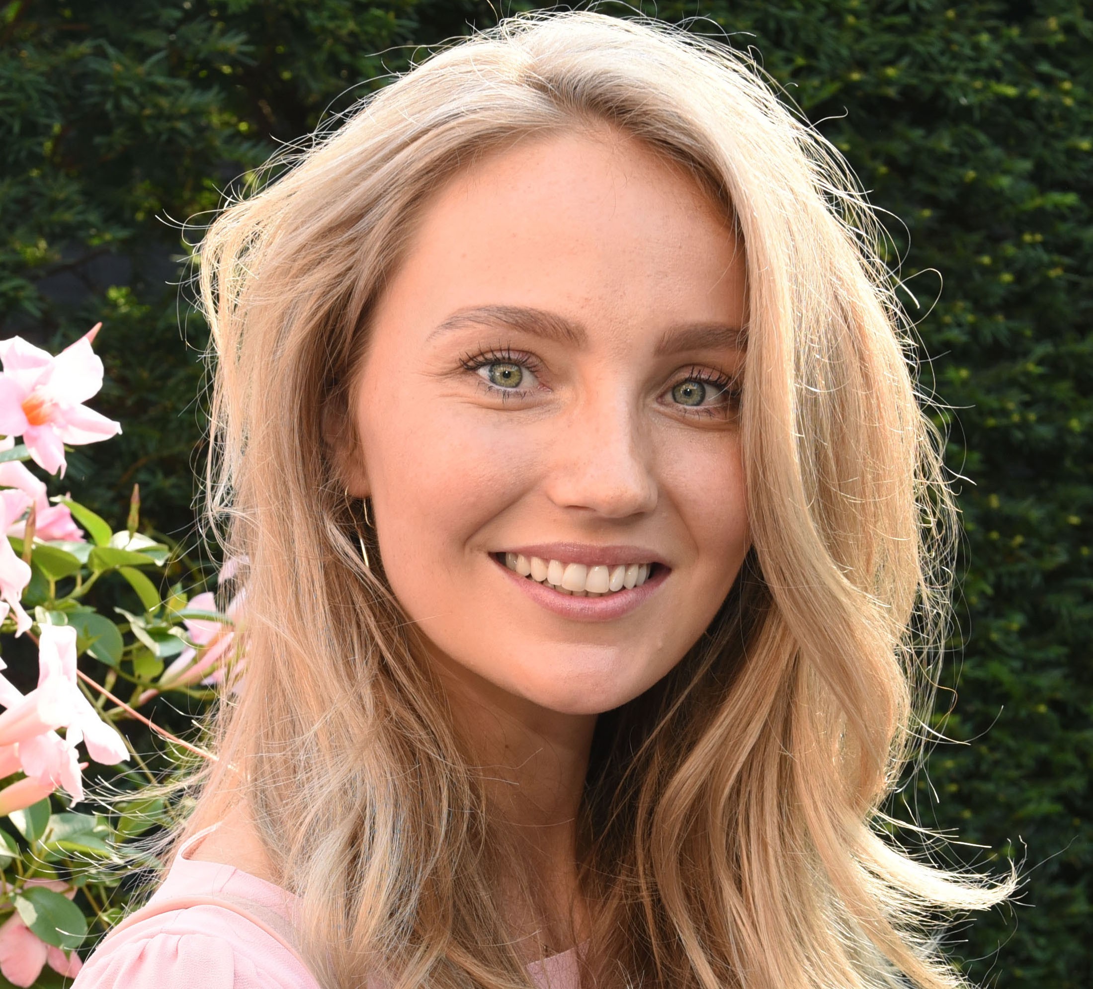 Kelly Weekers goudeerlijk: ‘Op mijn boeklancering was ik niet gelukkig ...