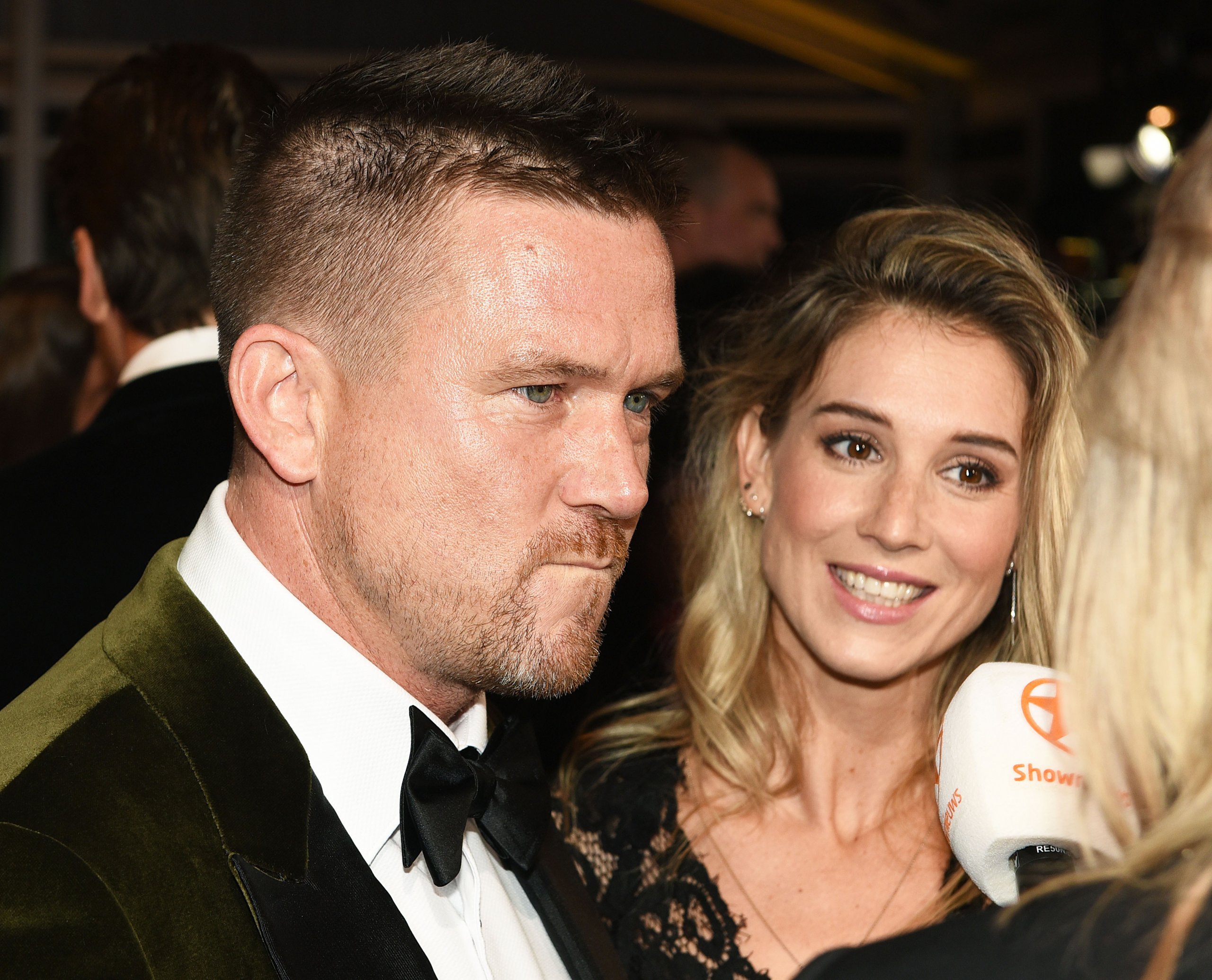 Johnny de Mol zingt voor Johnny de Mol | Beau Monde