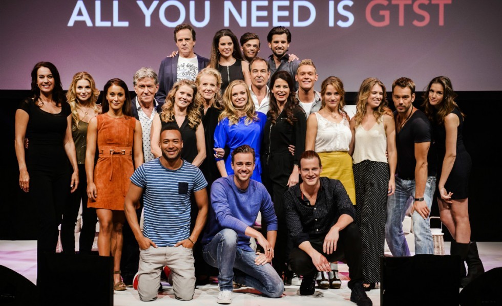 Zien: nieuwe castfoto van GTST | Beau Monde