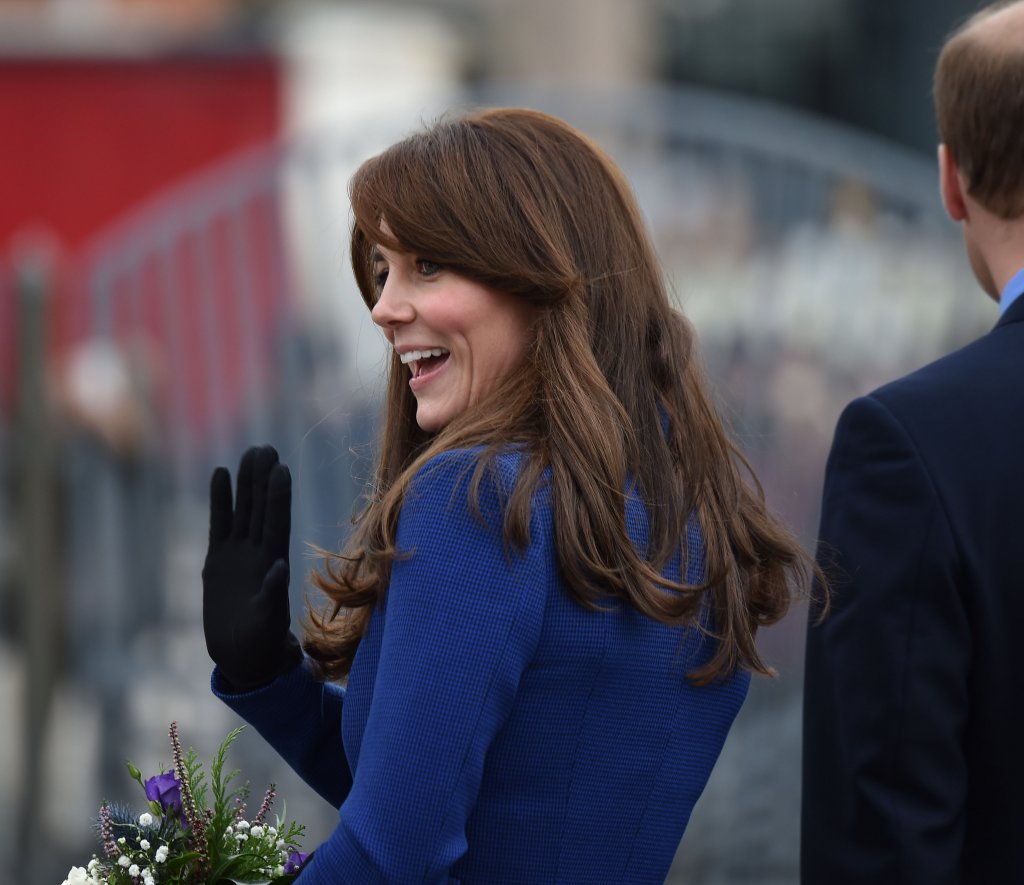 Zo zag Meghan Markle er met rood haar uit