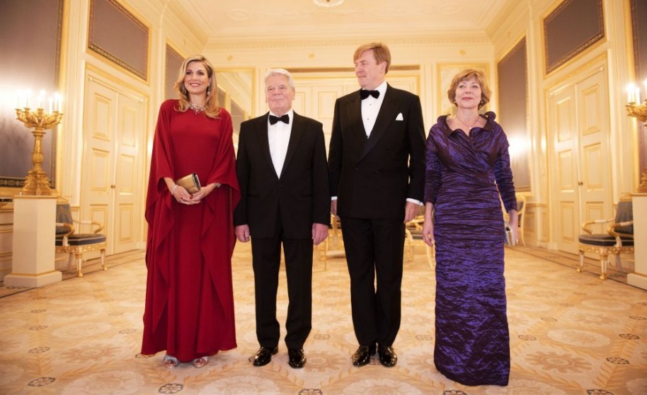 Swoon! Koningin Máxima schittert in Valentino | Beau Monde