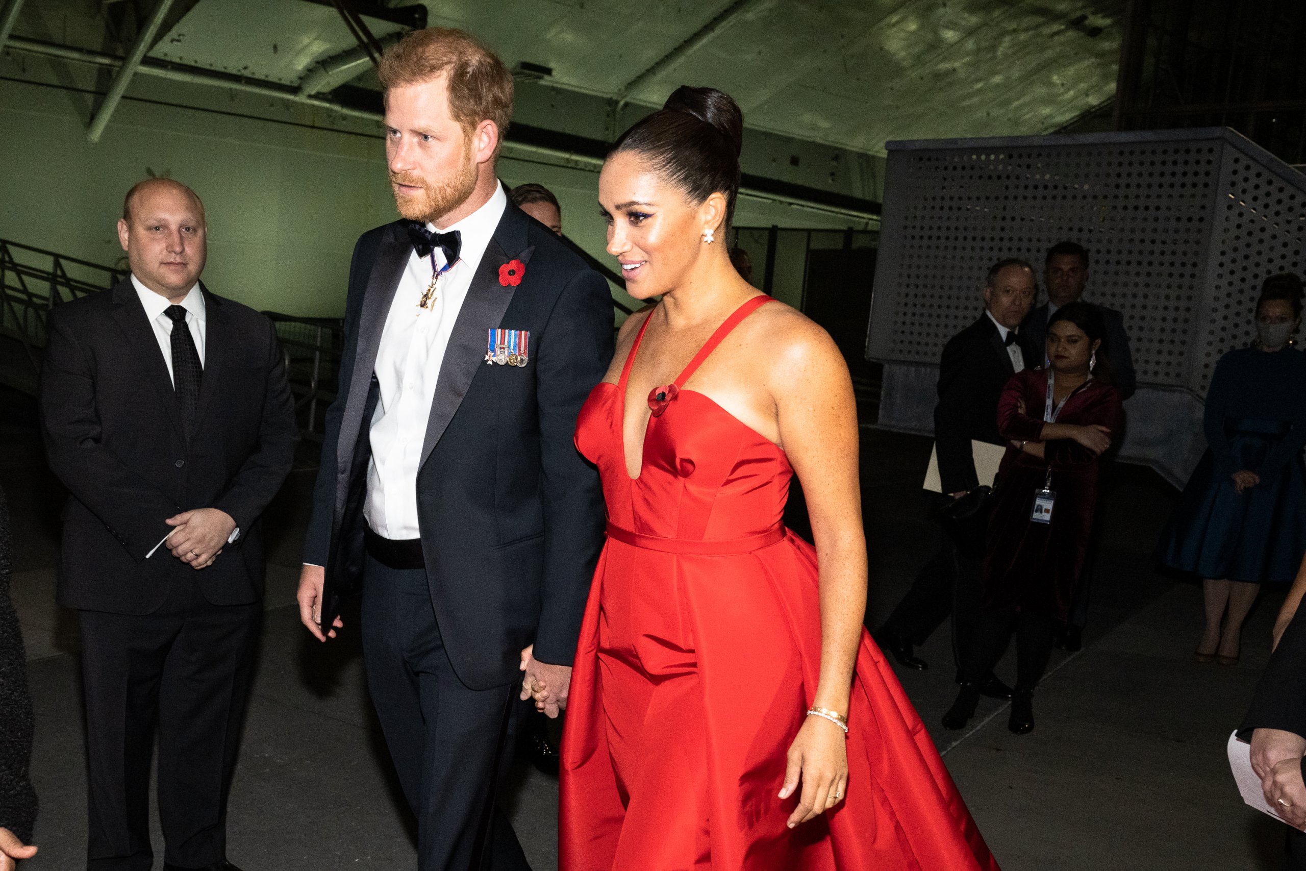 Glam time! Prins Harry en Meghan Markle terug op de rode loper | Beau Monde