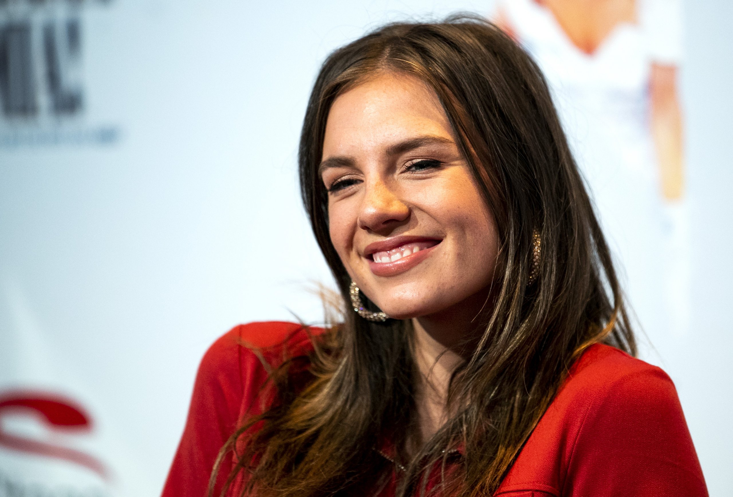 Maan voelt zich een zondagskind | Beau Monde