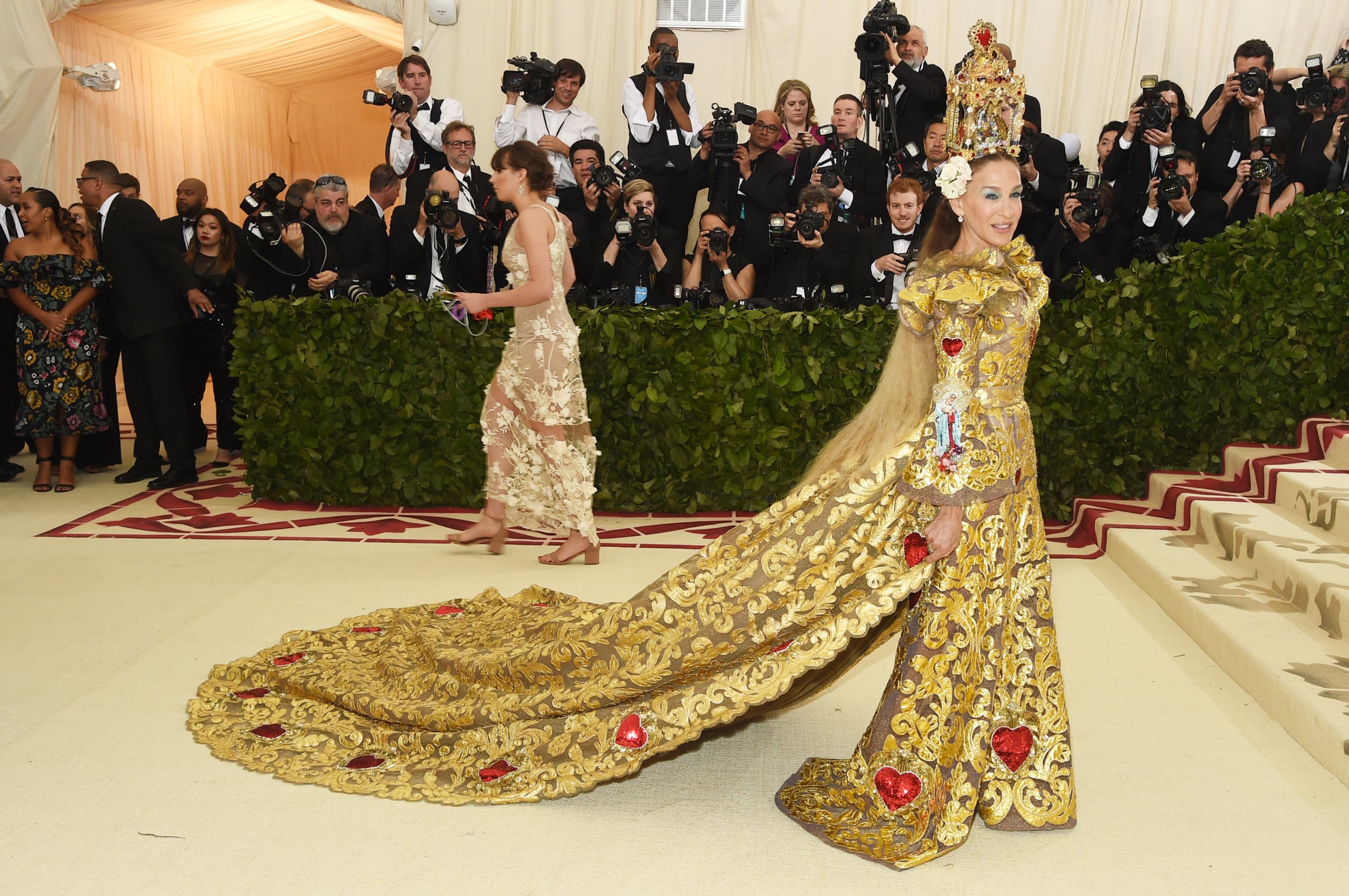 Dit zijn ze dan: de meest glamorous looks van het Met Gala 2018 | Beau ...