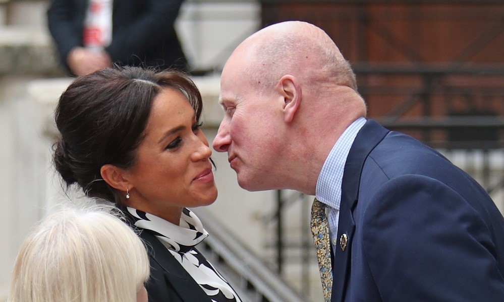 Lord Geidt wordt de oppas van de Sussex'jes | Beau Monde