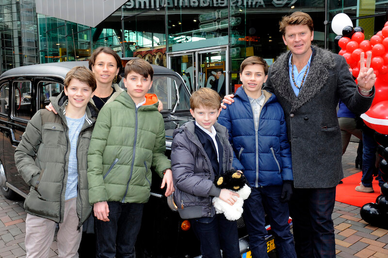 Wow: zoon van Beau van Erven Dorens lijkt als twee druppels water op zijn vader