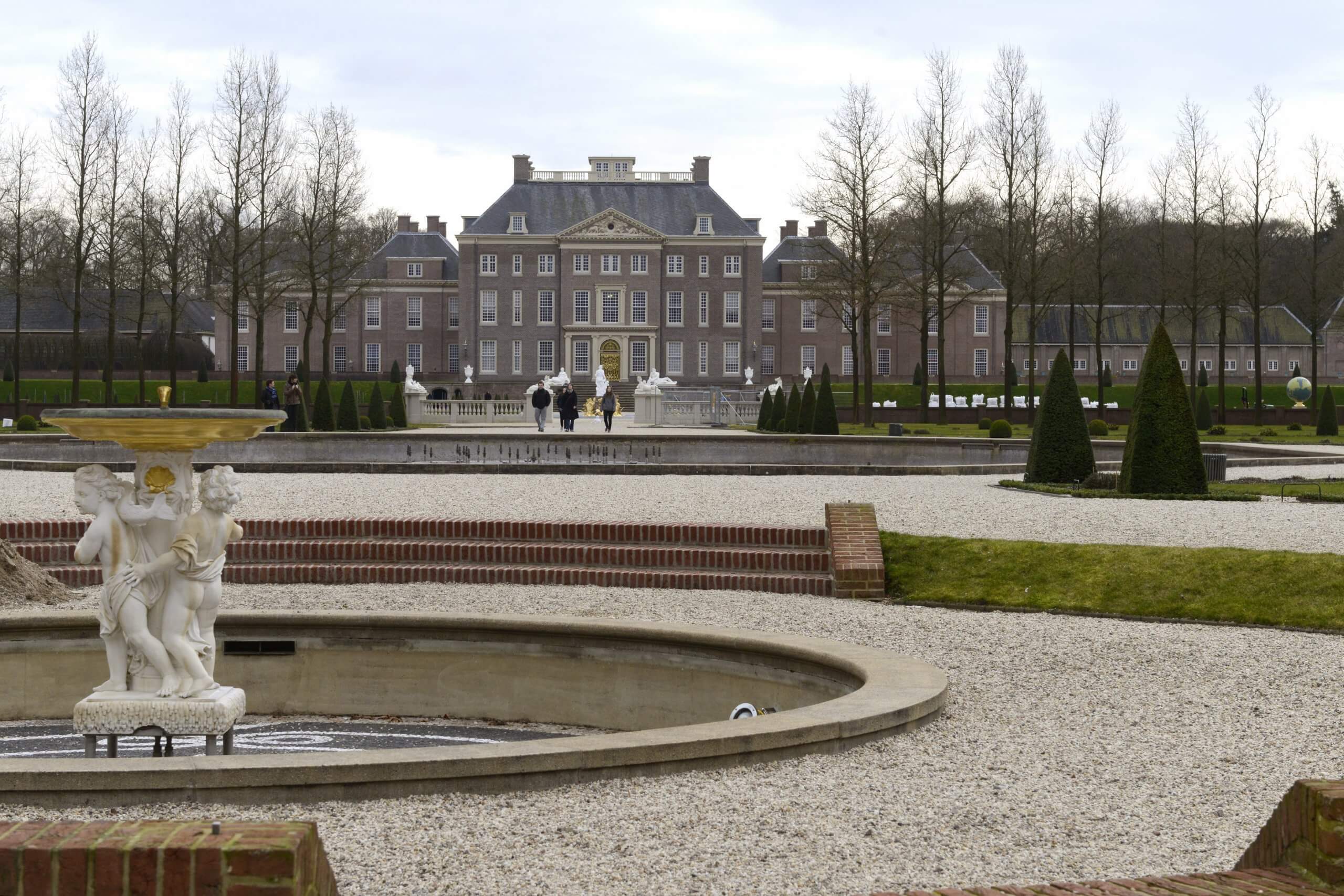 Eindelijk gaan de paleisdeuren weer open!