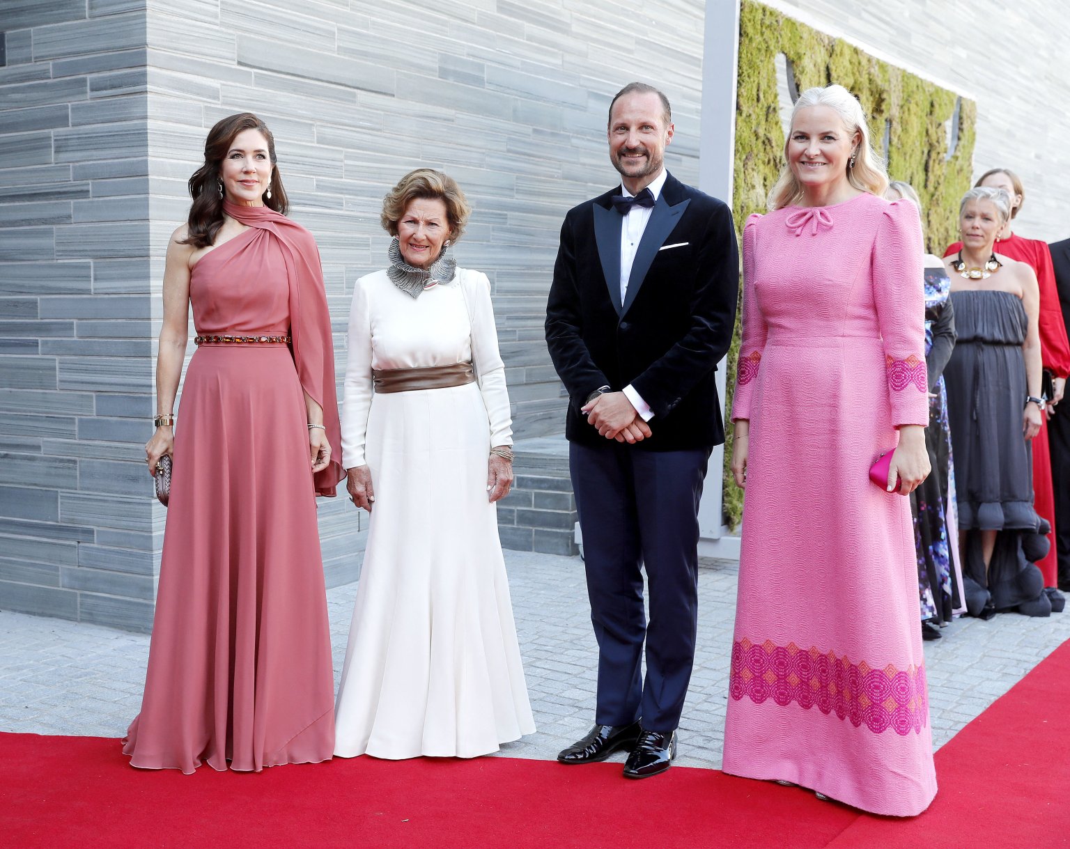 Nice to know: hoe lang zijn deze royal ladies eigenlijk?