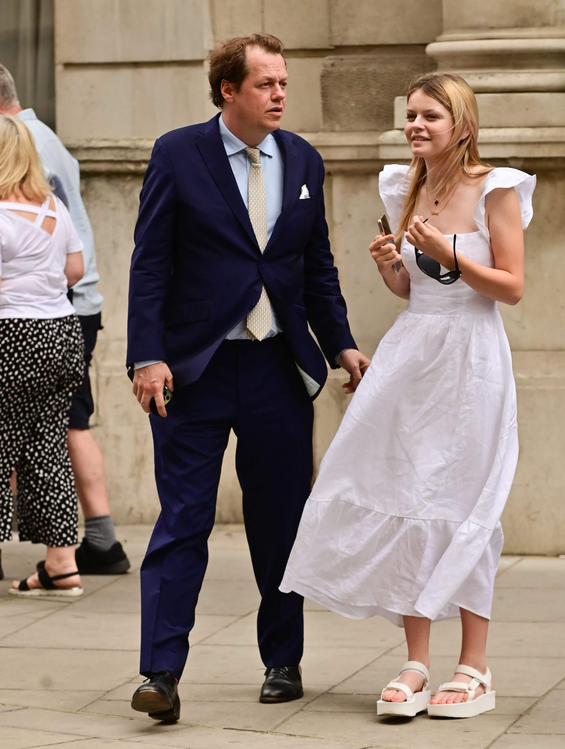 Dit zijn de knappe kleindochters van Queen Consort Camilla