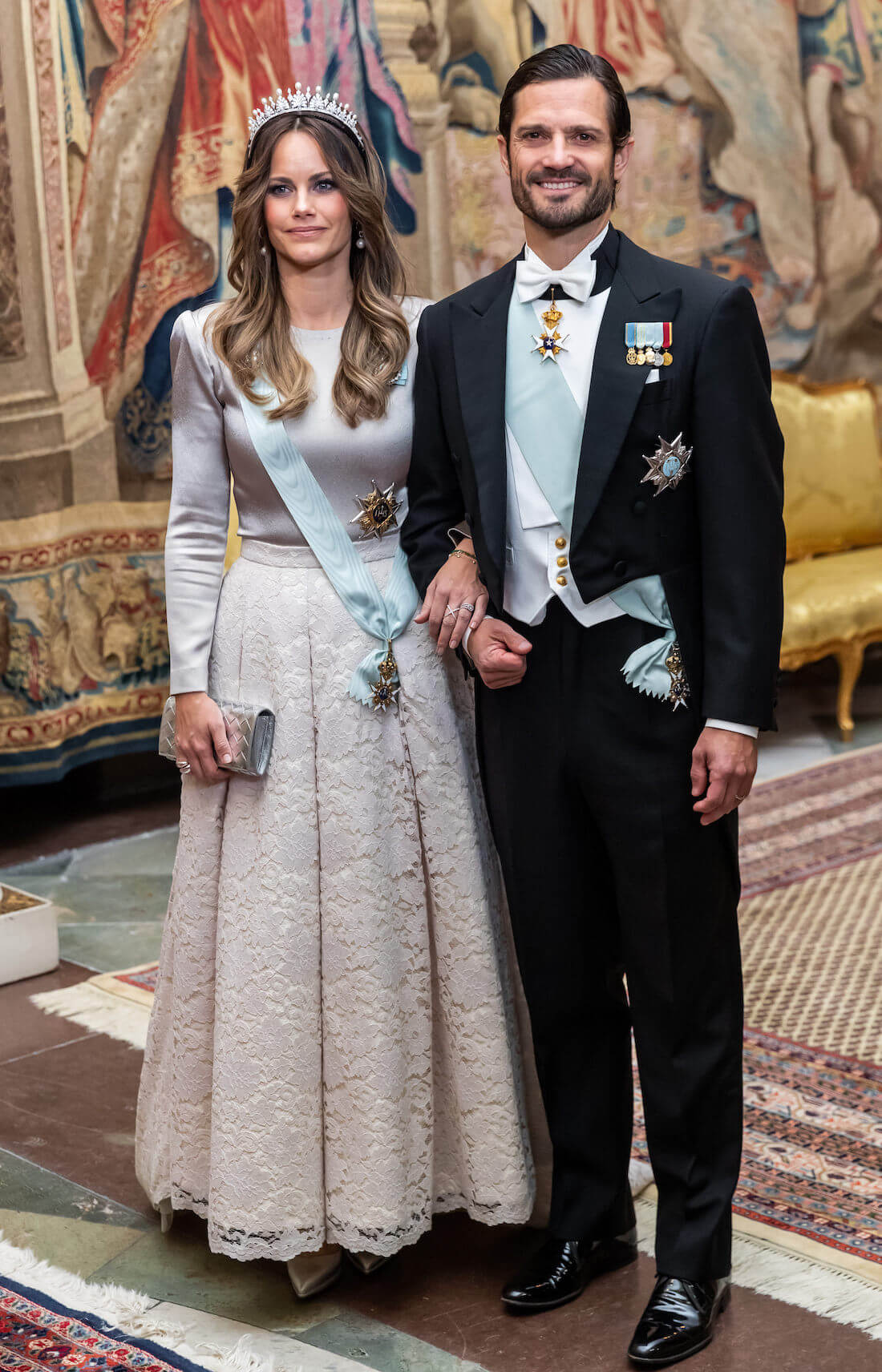 Tiara time! Zwoyals verschijnen in vol ornaat bij galadiner