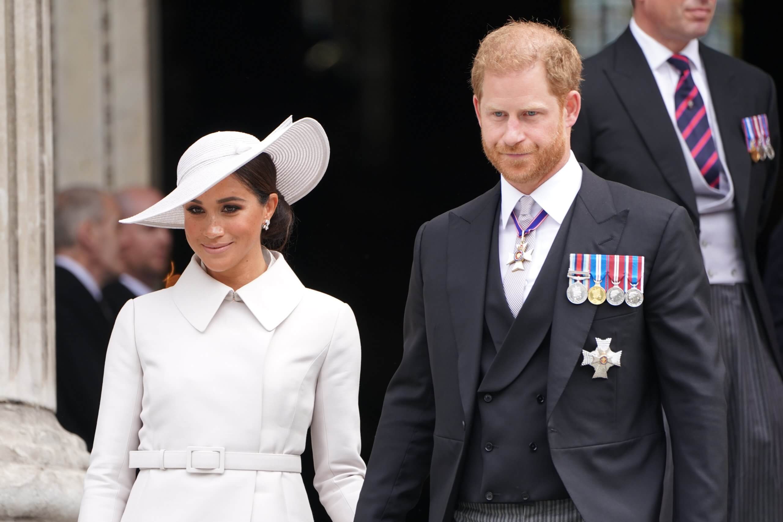'Harry en Meghan slaan de kroning van Charles heus niet over' 'Harry en Meghan slaan de kroning van Charles heus niet over'