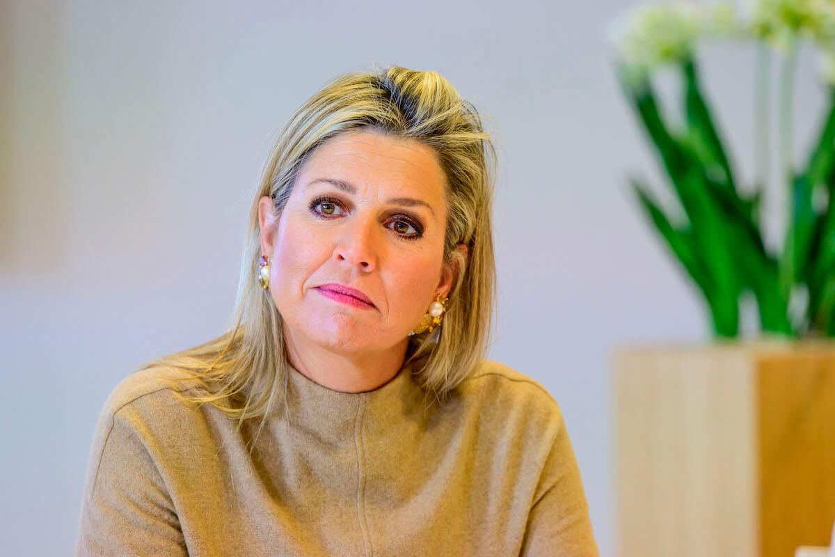 Daar is ze weer: Máxima in fabulous outfit terug aan 't werk