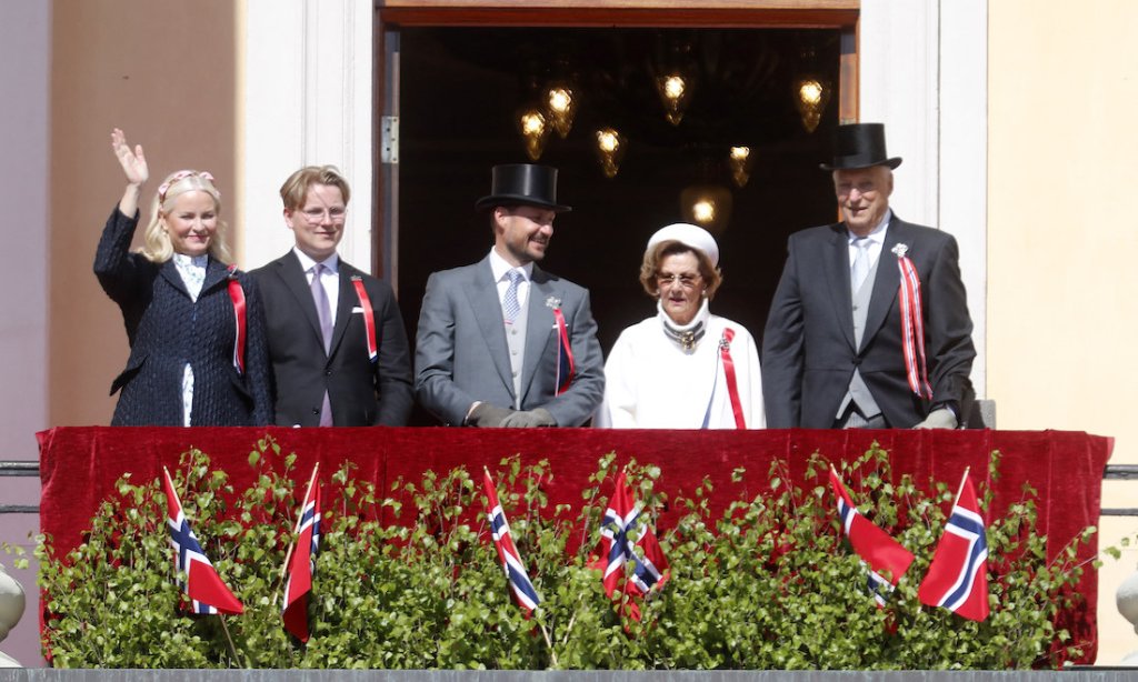 Zo zag de jarige Sverre Magnus eruit door de jaren heen