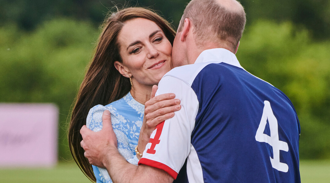 Dit zegt een lichaamstaalexpert over de zoen van Wills en Kate