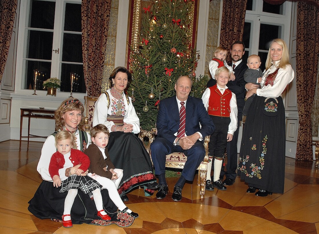 Zo zag de jarige Sverre Magnus eruit door de jaren heen