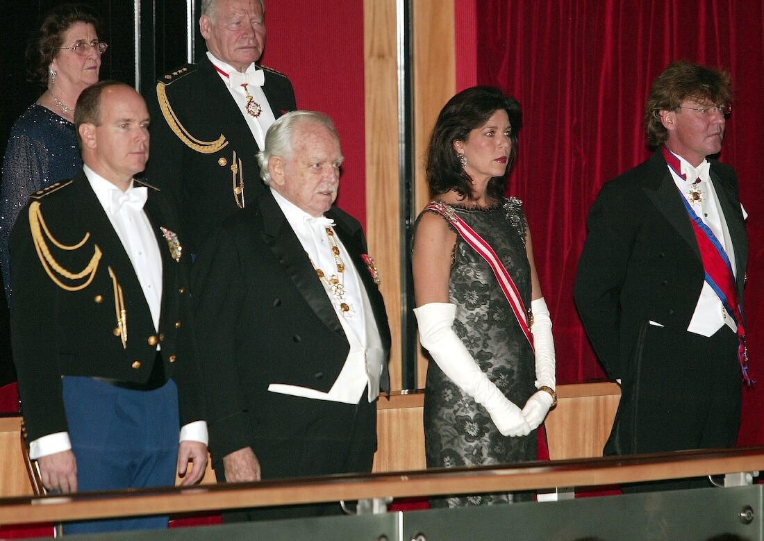 Prinses Caroline viert vreugdeloos zilveren huwelijk