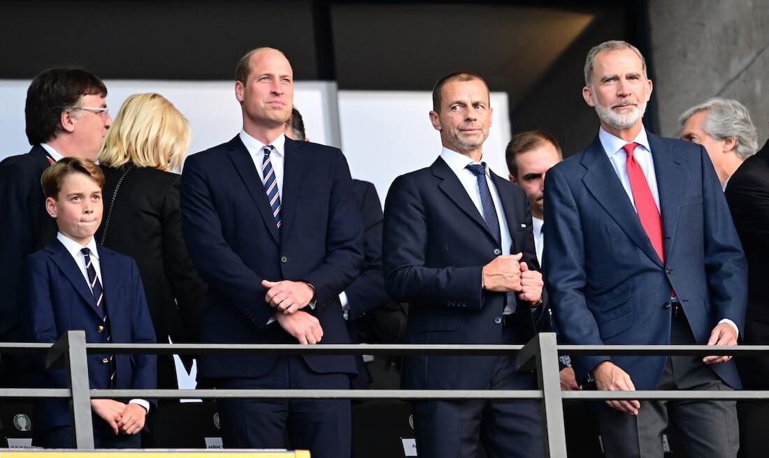 Brullende royals langs de lijn tijdens finale EK voetbal